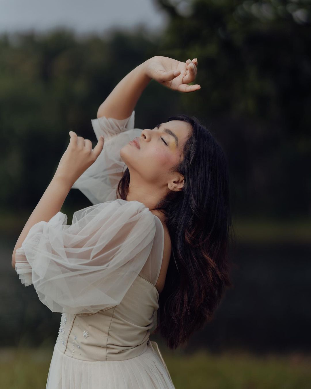 Actress Gopika Ramesh New Lonelier Look Photoshoot Goes Viral On Social ...