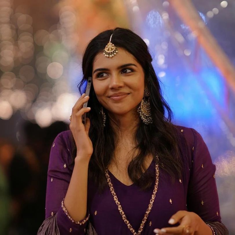 Actress Kalyani Priyadarshan Stylish Entry in Kalyanraman's Navratri ...