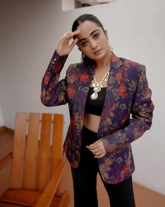 Actress Namitha Pramod Latest Photoshoot In Boss Look Photos: HD Images ...