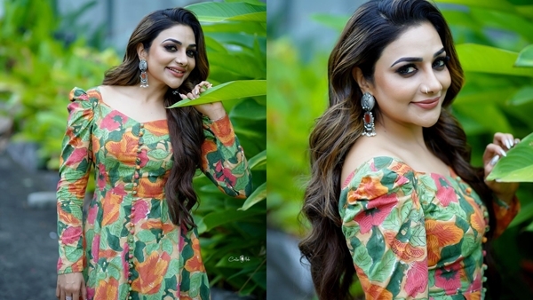 Actress-SInger Rimi Tomy's New Instagram Post SHow How She is Postive ...