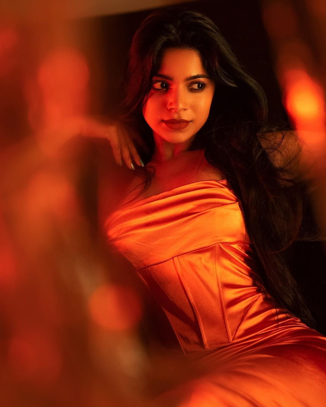 Bachelor Movie Actress Divya Bharathi New Bold And Stylish Look In Red ...