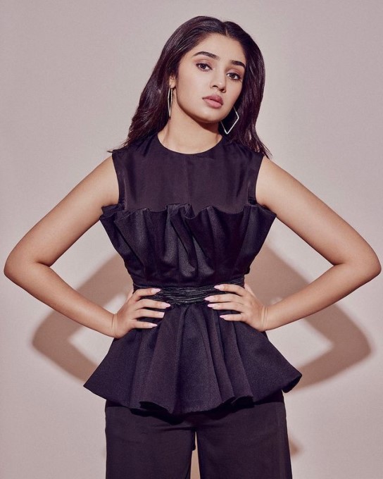 Check Out Actress Krithi Shetty's Latest Photos Photos: HD Images ...