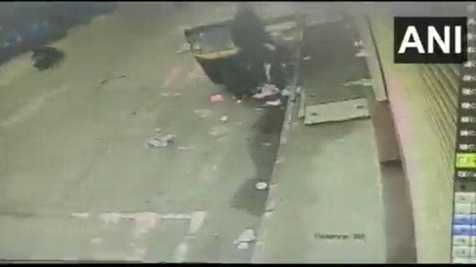 College Girl Molested By Auto Driver In Thane, Maharashtra's Photos: HD ...