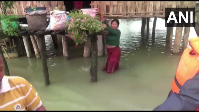 Flood Situation In The Dhemaji District Photos: HD Images, Pictures ...
