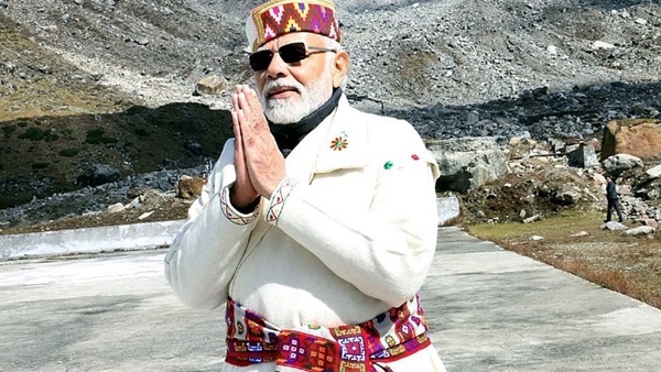 4 outfits with in 8 hours; This is how modi dressed up during his visit ...
