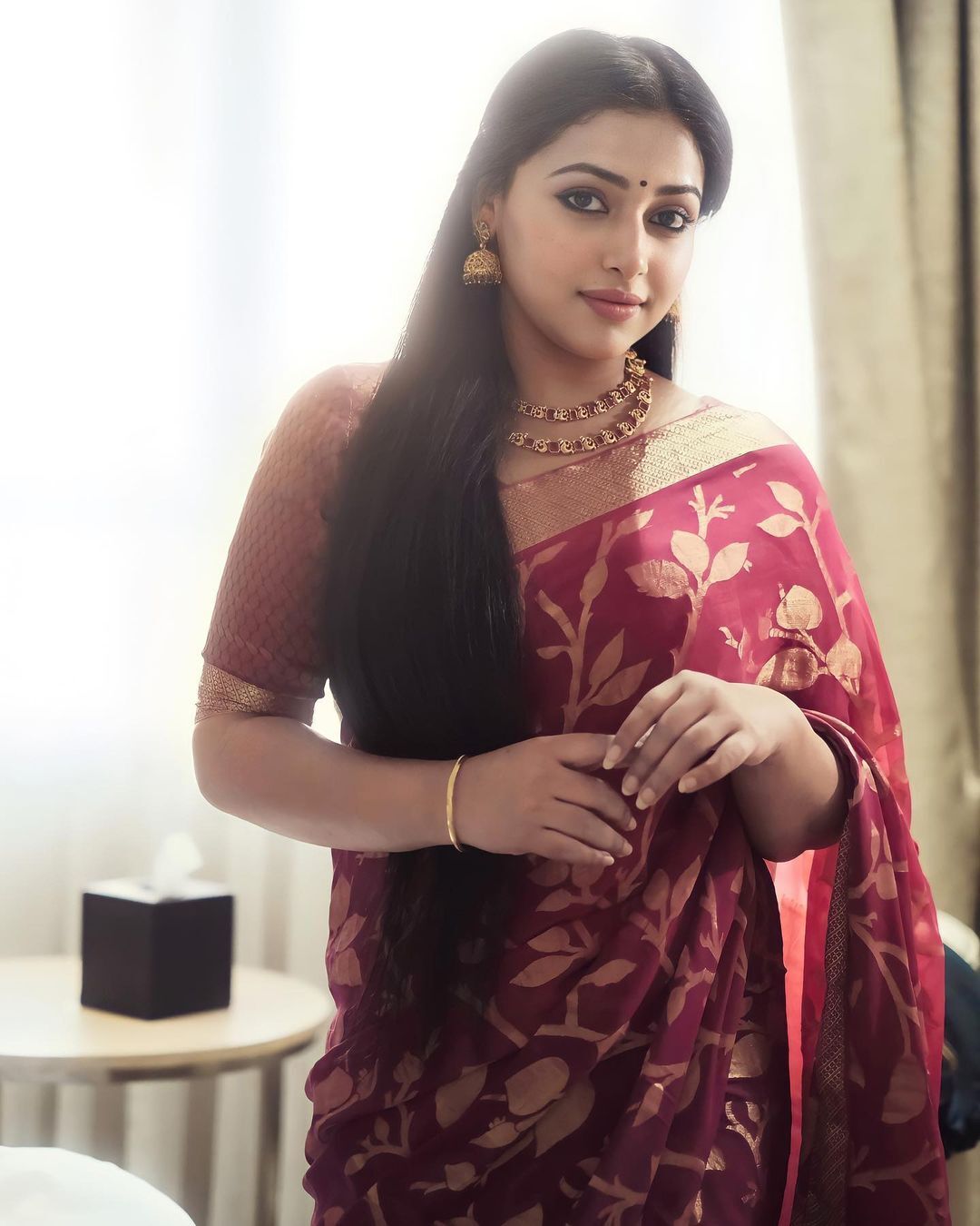 Mollywood Actress Anu Sithara's Latest Photoshoot For Vanitha magazine ...