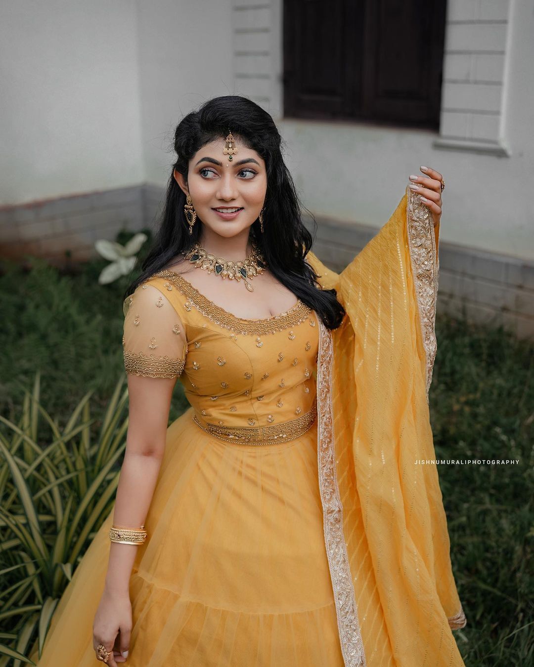 Mollywood Actress Drishya Raghunath's New Stylish Makeover Made Wow On ...