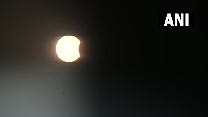 Partial Solar Eclipse 2022 Photos: HD Images, Pictures, News Pics - Oneindia Photos