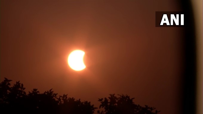 Partial Solar Eclipse 2022 Photos: HD Images, Pictures, News Pics - Oneindia Photos