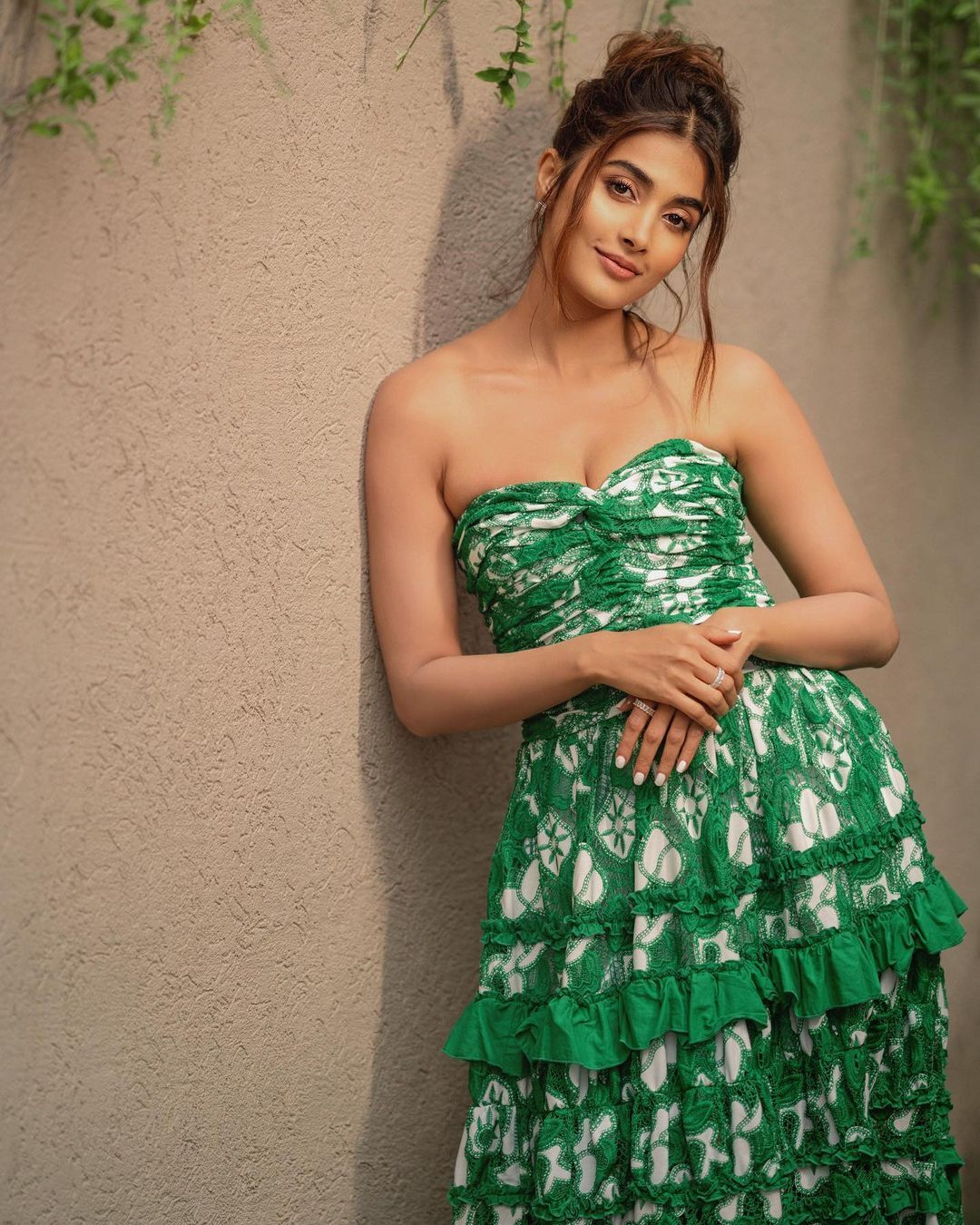 Photos: पूजा हेगड़े के इस Hot अवतार ने छुड़ाए फैंस के पसीने, ग्रीन ...