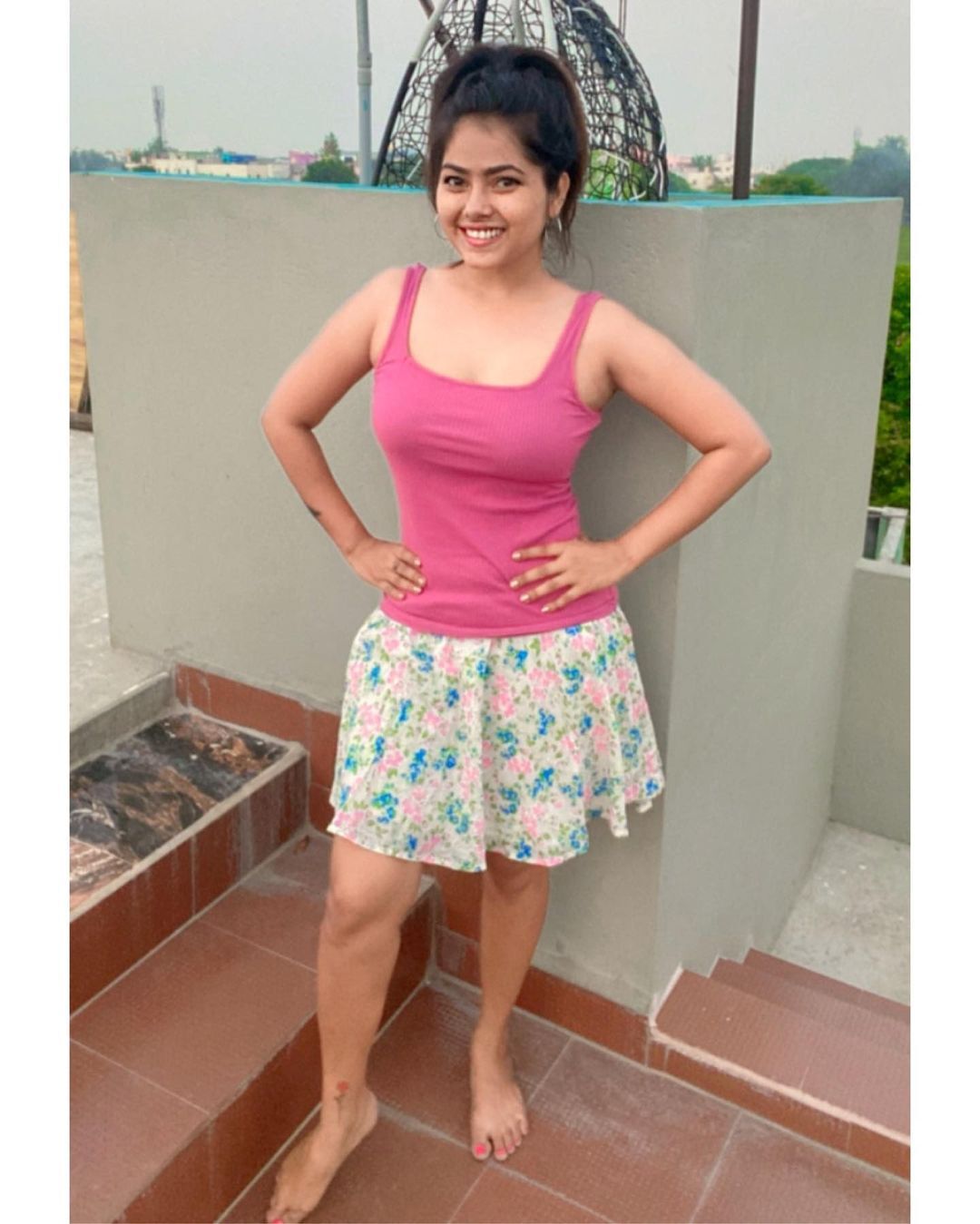 PHOTOS : என்ன அழகு எத்தனை அழகு.. இளைஞர்களை ஈர்க்கும் மாடல் அழகி ரேவதி தரன்! | model revathy ...