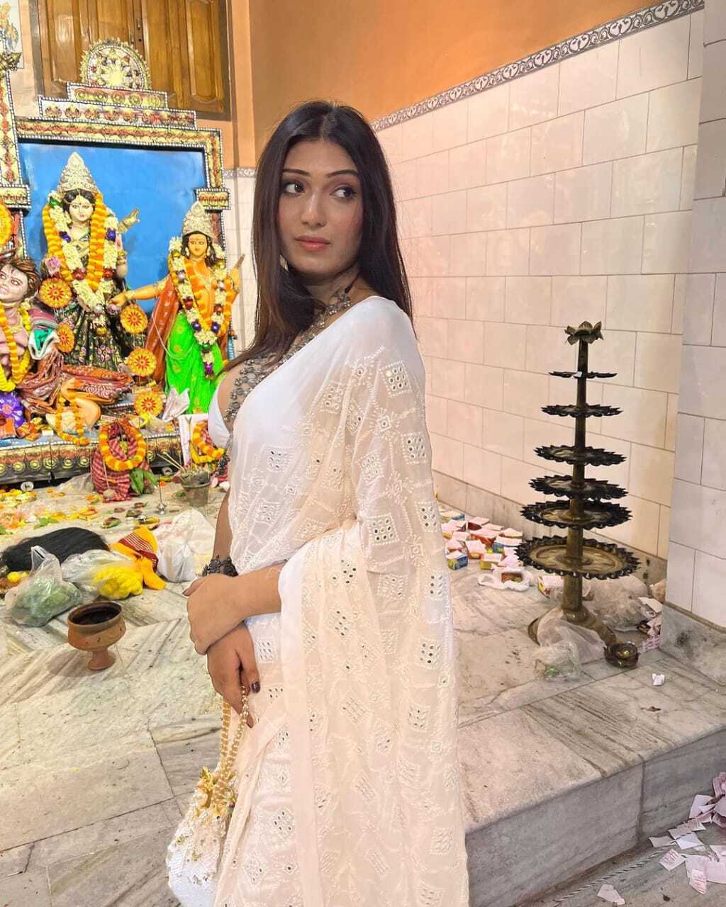 PHOTOS : ப்பா.. வசீகரிக்கும் பார்வையால் ரசிகர்களை ஈர்க்கும் ...