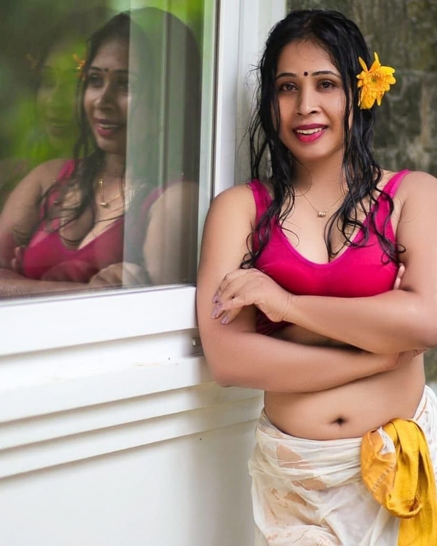 PHOTOS : சொக்கவைக்கும் அழகு! கேரள மாடல் அழகி கவுரியின் அசத்தல் போட்டோஸ் ...