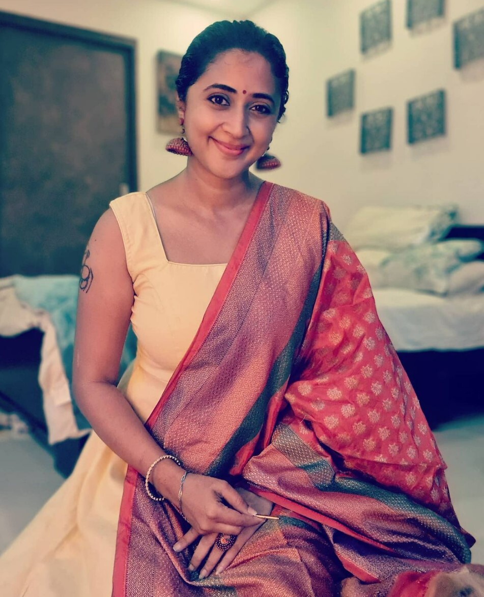 PHOTOS : மேக்கப் இல்லனாலும் அழகு அள்ளுதே..! டைட்டான ஜிம் சூட்டில் ...