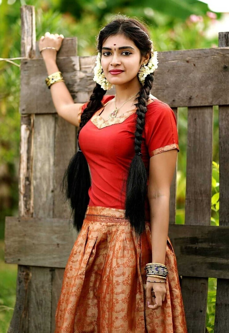 PHOTOS : 'யாரையும் இவ்வளோ அழகா பார்க்கல'.. தர்ஷா குப்தாவின் அச்சத்தில் ...