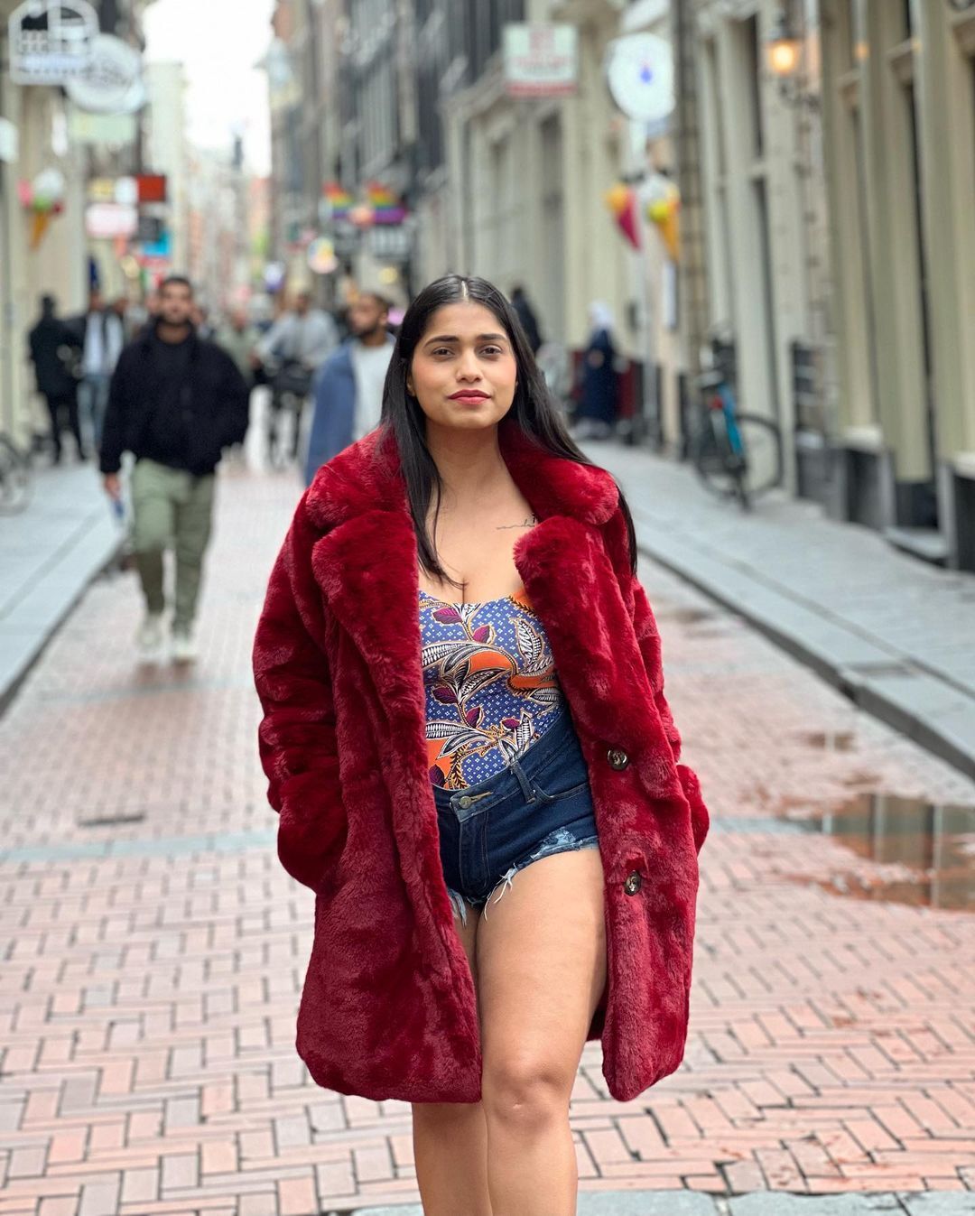 PHOTOS : வாவ்.. செம அழகு.. இன்ஸ்டாகிராம் மாடல் அழகி பிரதிகாவின் ...