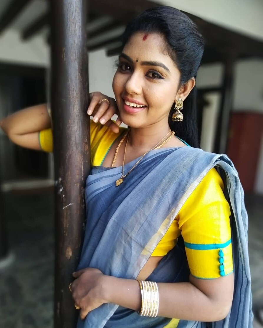 PHOTOS : சேலையில் செம லுக்.. பாண்டியன் ஸ்டோர்ஸ் சீரியல் நடிகை ஹேமாவின் அசத்தல் க்ளிக்ஸ் இதோ ...