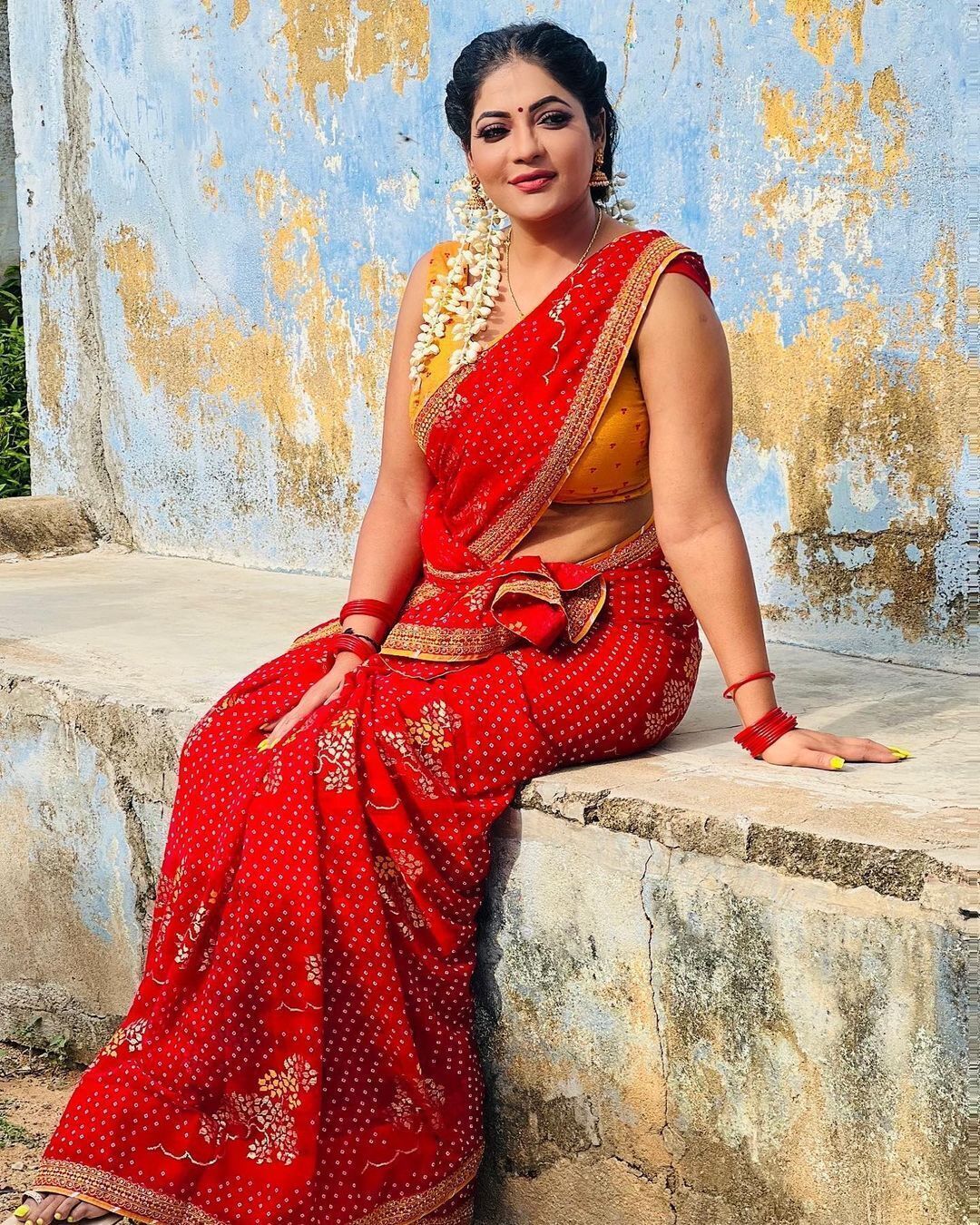 PHOTOS : வாவ்.. ஸ்லீவ் லேஸ் உடையில் பக்கா போஸ்.. பாக்கியலட்சுமி சீரியல் ...