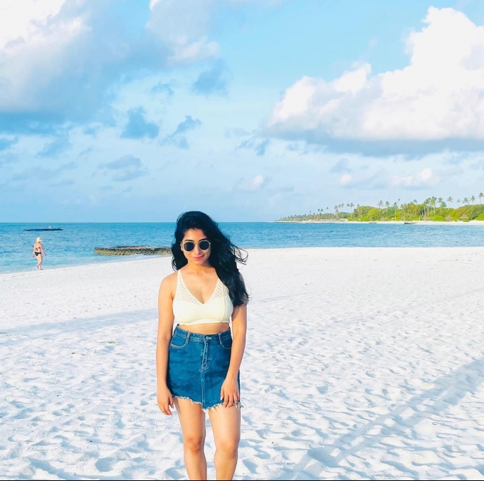 PHOTOS : சைடு போஸில் ரசிகர்களை ஈர்க்கும் விஷ்ணுப்ரியா.. கலக்கலான ...