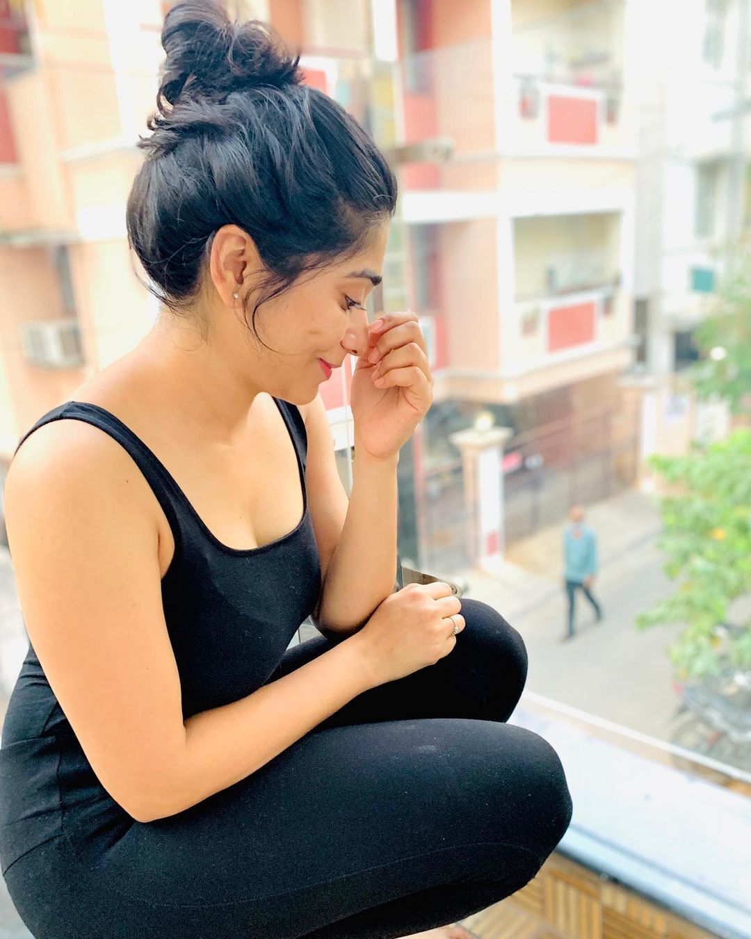 PHOTOS : சைடு போஸில் ரசிகர்களை ஈர்க்கும் விஷ்ணுப்ரியா.. கலக்கலான ...