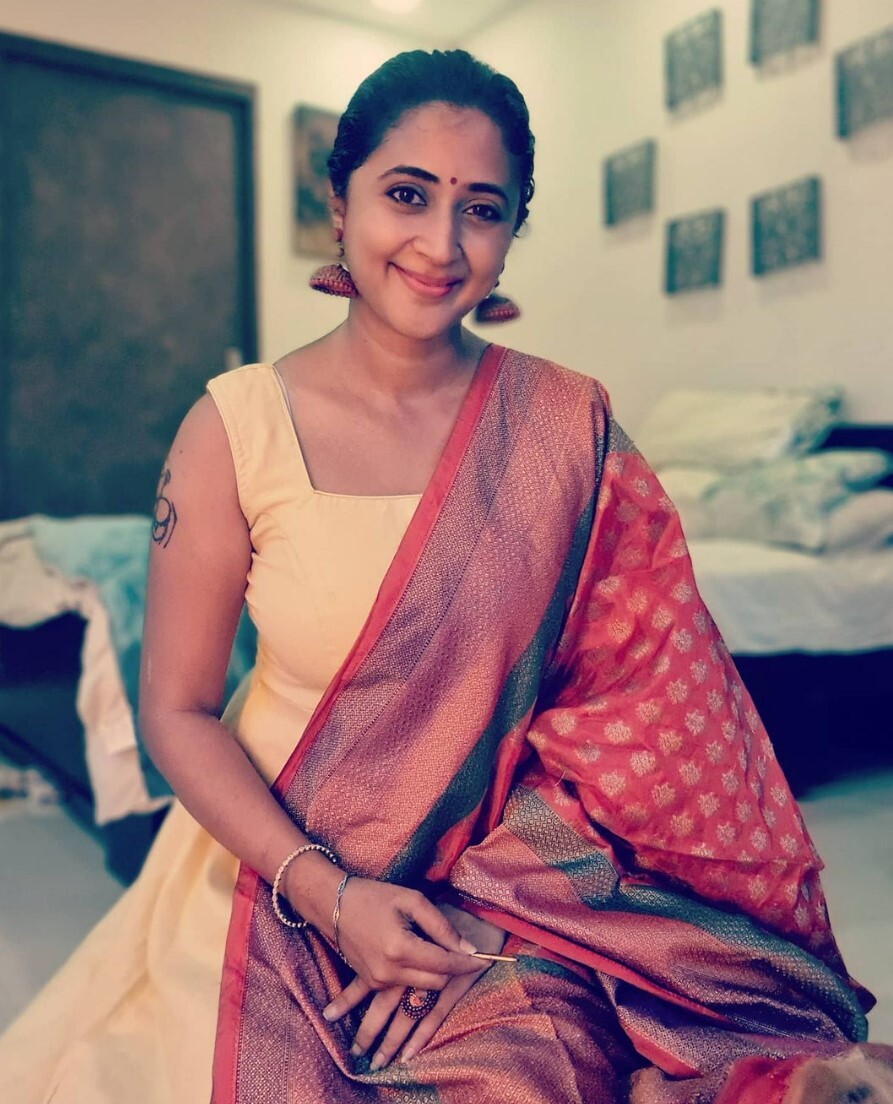 PHOTOS : ப்பா.. டாப் நடிகைகளுக்கே டாப் கொடுக்கும் அழகு.. சீரியல் நடிகை ...