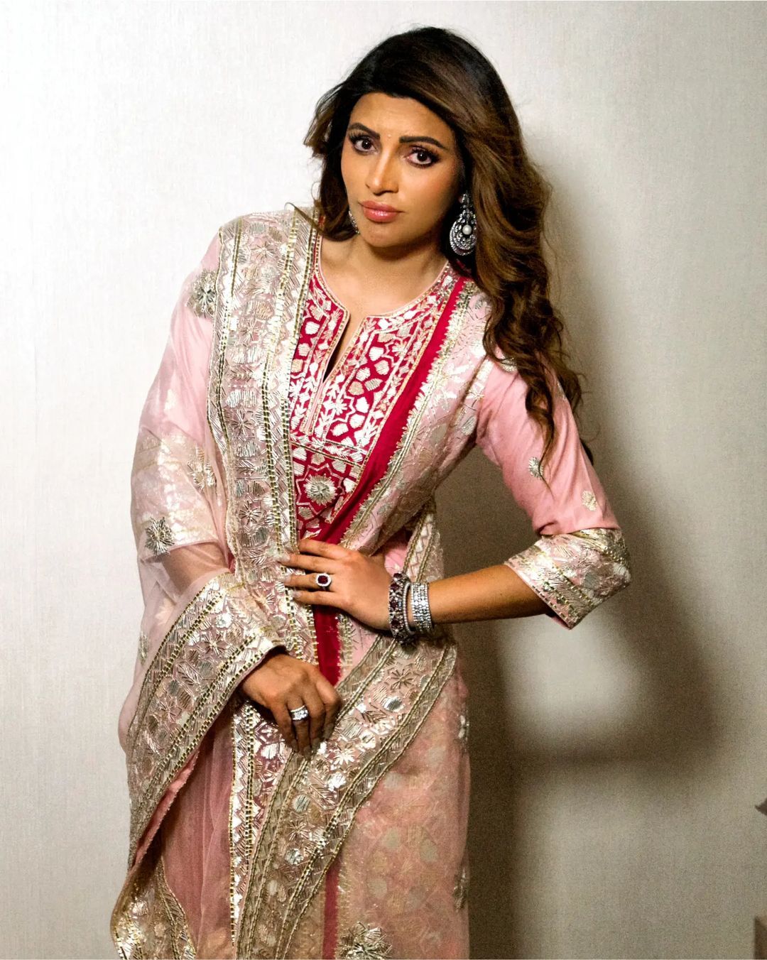 Shama sikander Pics: ट्रेडिशनल लुक में शमा सिंकदर ने गिराईं हुस्न की ...