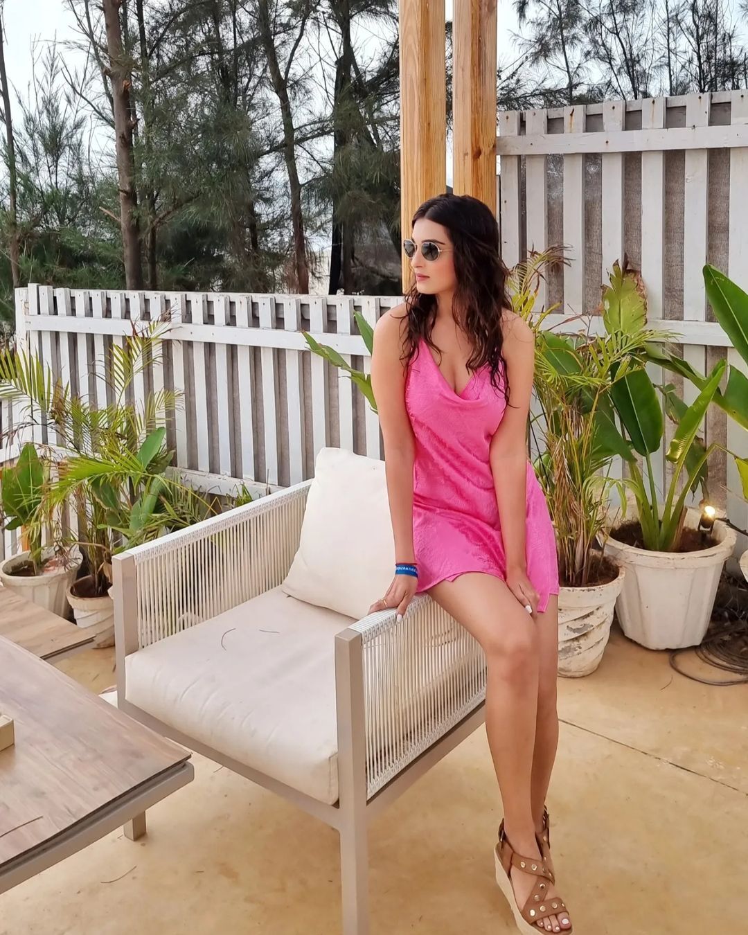 Shiny Doshi Pics: पिंक आउटफिट में गजब की बला नजर आईं शाइनी दोषी, Photos ...