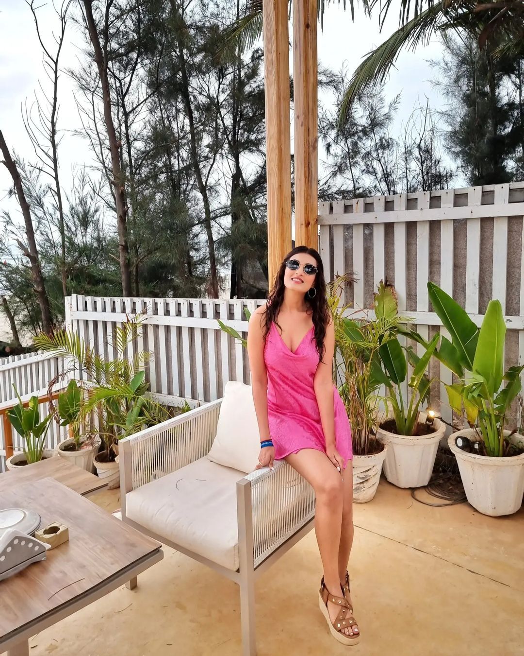 Shiny Doshi Pics: पिंक आउटफिट में गजब की बला नजर आईं शाइनी दोषी, Photos ...