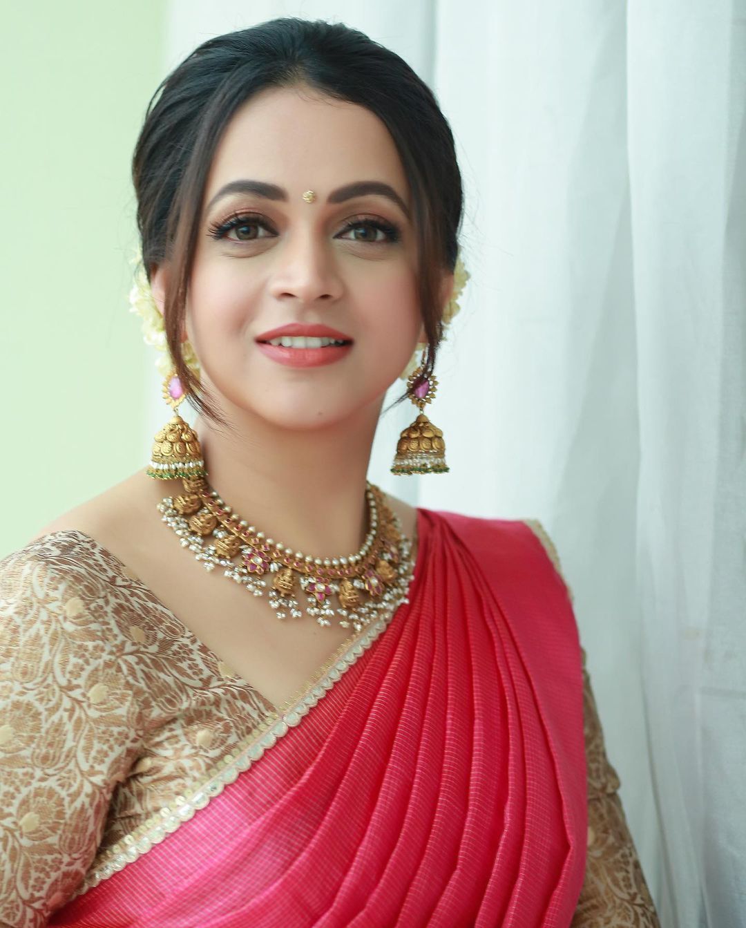 South Actress Bhavana Upcoming Malayalam Movie Ntikkakkakkoru ...
