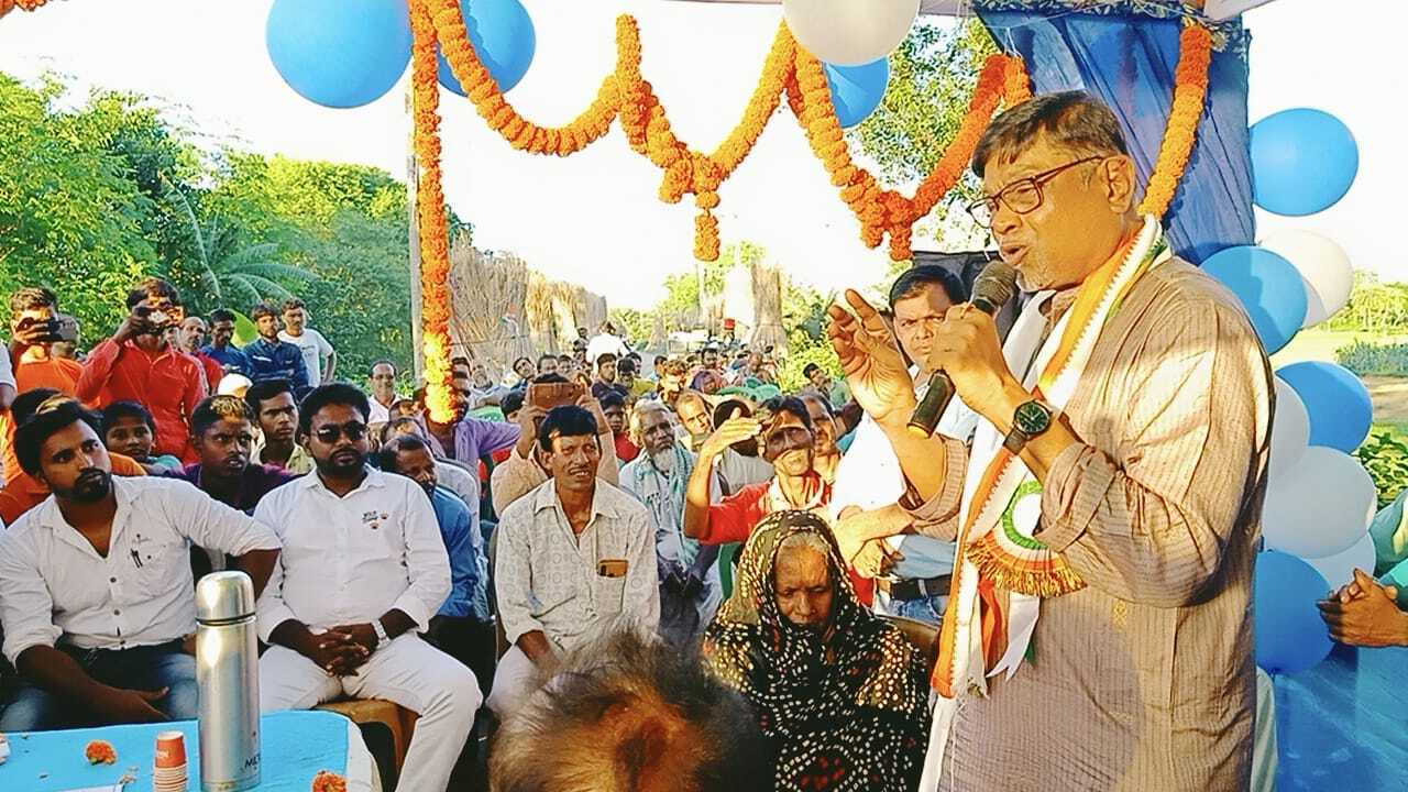 TMC বিধায়ক তথা প্রাথমিক শিক্ষা সংসদের প্রাক্তন চেয়ারম্যান মানিক ...
