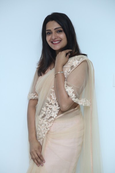 Tollywood Actress Divya Pillai Latest Photos Photos: HD Images ...
