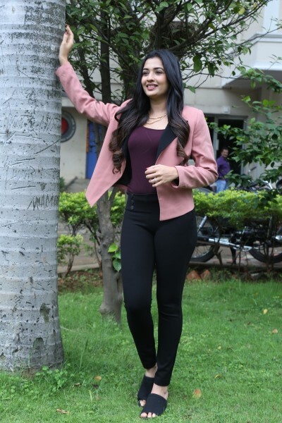 Tollywood Actress Sonal Monteiro Latest Photoshoot Photos: HD Images ...