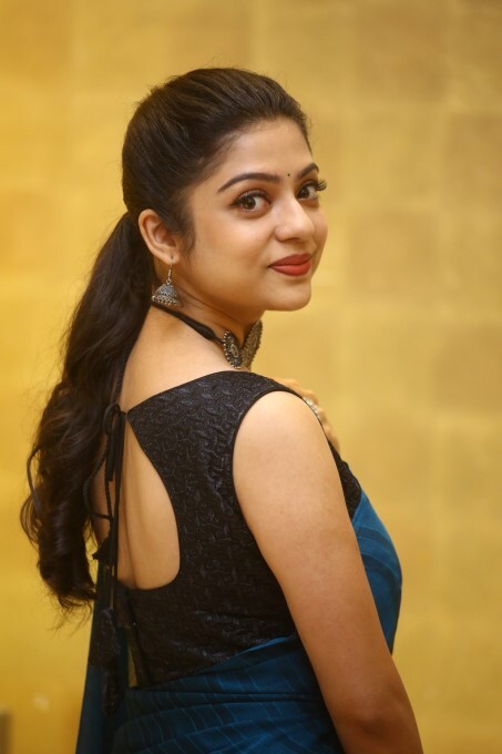 Tollywood Actress Varsha Bollamma Looks Gorgeous In Saree Photos: HD ...