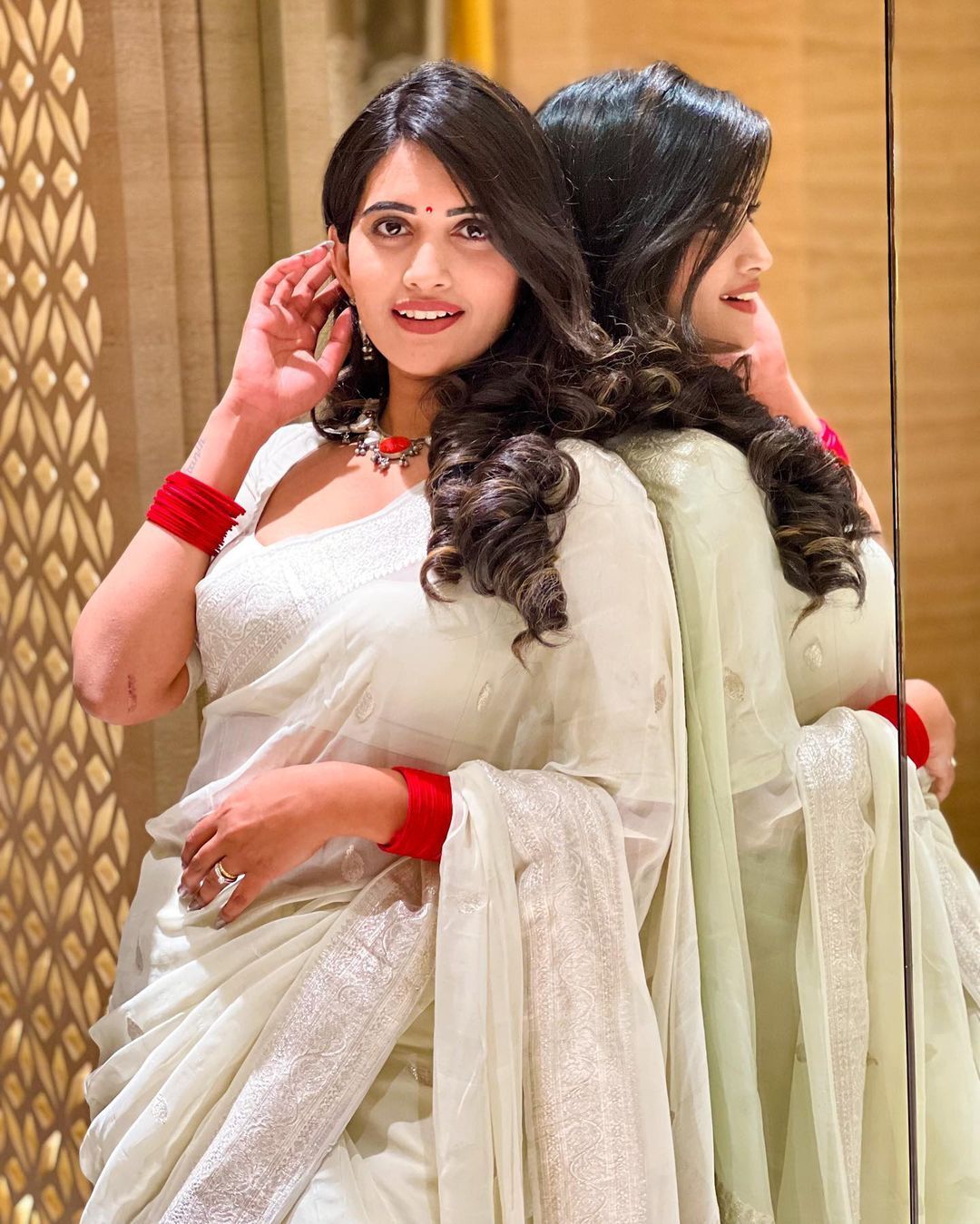 యాంకర్ స్రవంతి చొక్కారపు అందాల సోయగాలు | anchor Sravanthi Chokarapu ...