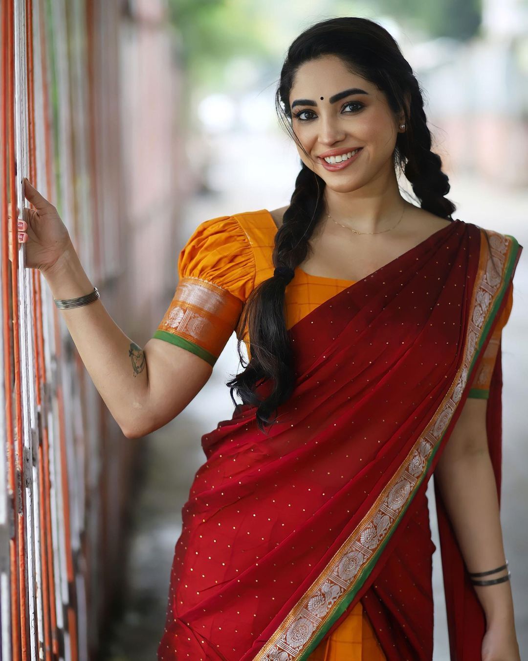 Actress Ameya Mathew New Stunning Tamil Traditional Look In Dhavani Is ...