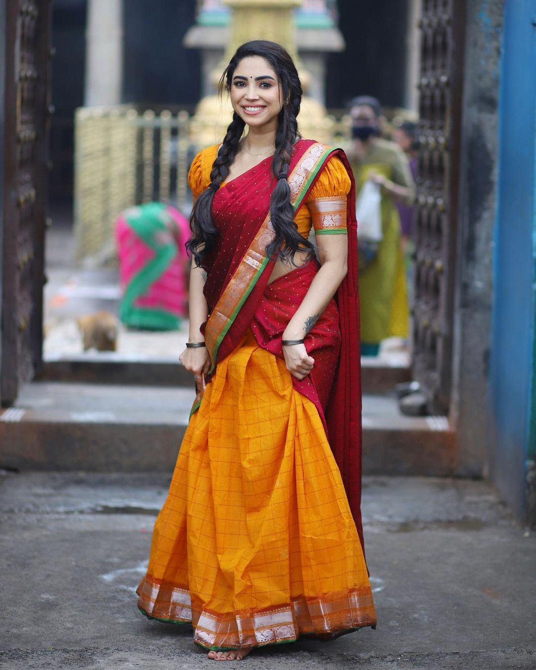 Actress Ameya Mathew New Stunning Tamil Traditional Look In Dhavani Is ...