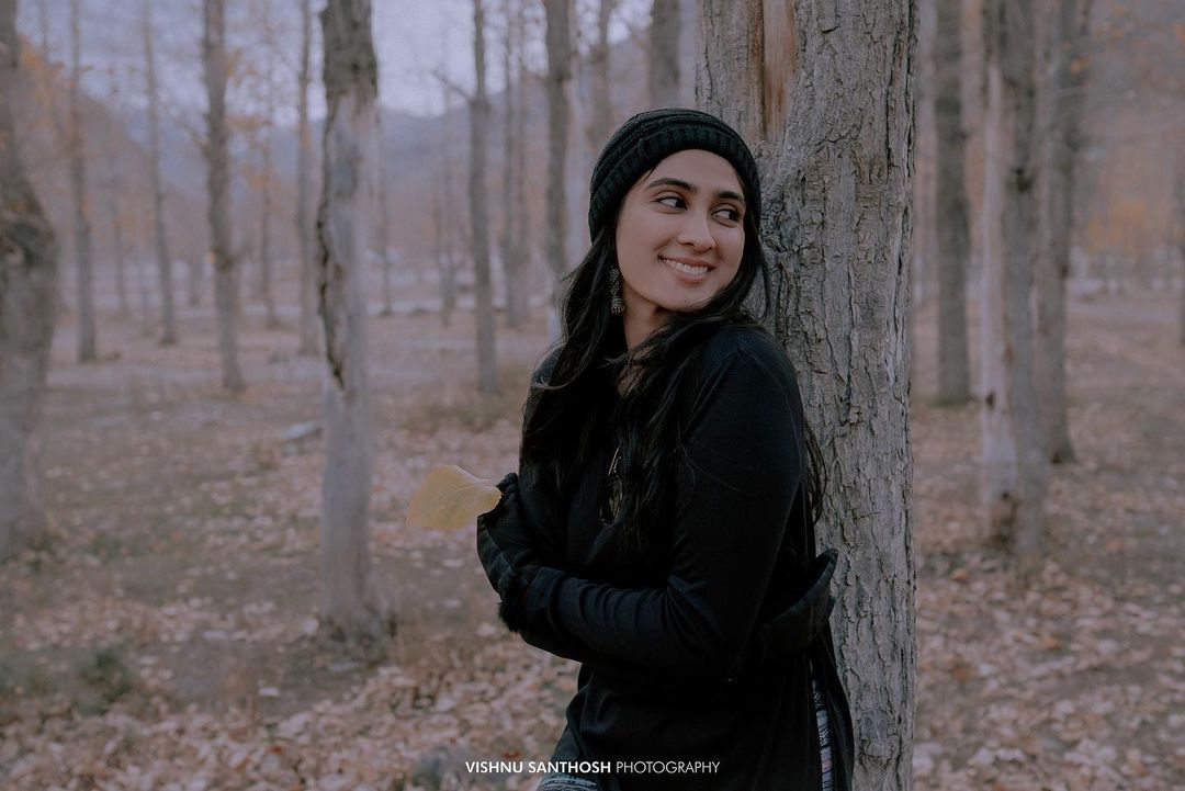 Actress Deepti Sati New Bold And Stylish Vacation Stills From Himachal ...