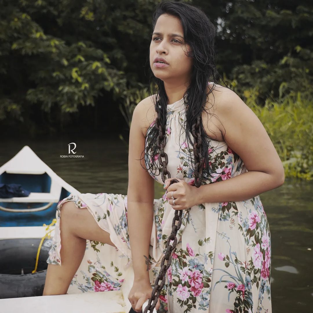 Actress-Model Sadhika Venugopal's Latest Glamorous Photoshoot Made Wow ...