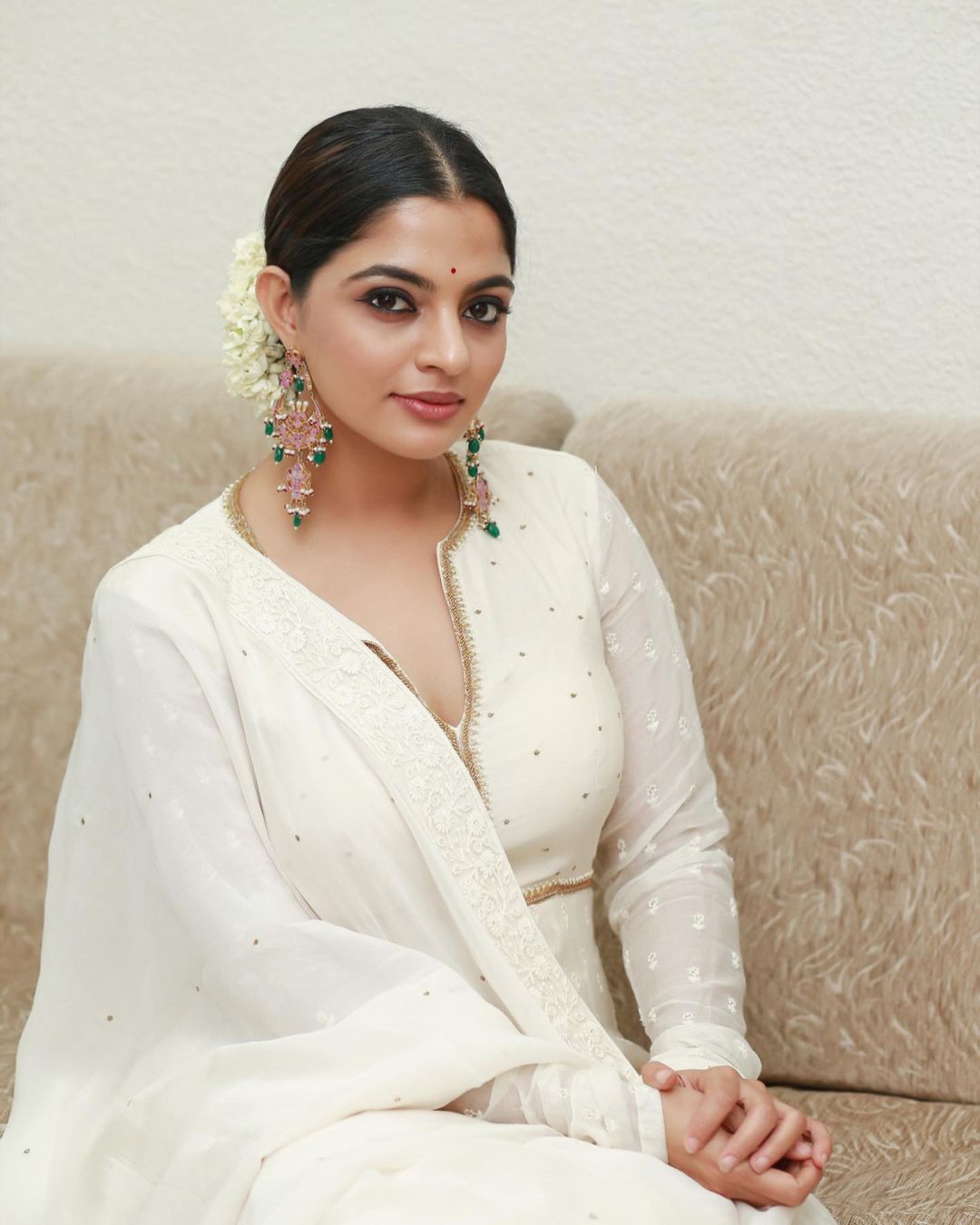 Actress Nikhila Vimal's Stunning Stills Goes Viral on Social Media ...