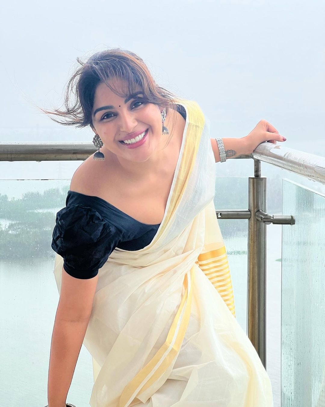 Actress Samyuktha Menon's Latest Film WIth Dhanush Named Vaathi is Read ...