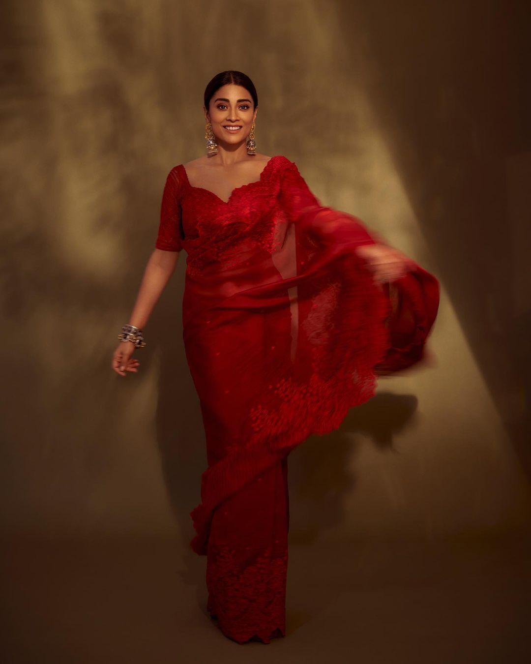 Actress Shriya Saran's New Gorgeous Look In Red Saree On Drishyam 2 ...