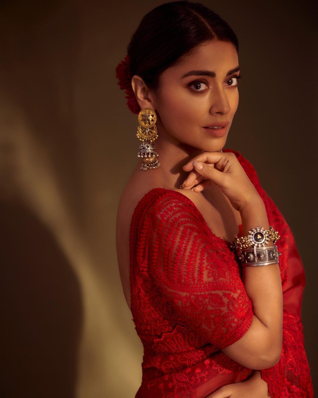 Actress Shriya Saran's New Gorgeous Look In Red Saree On Drishyam 2 ...