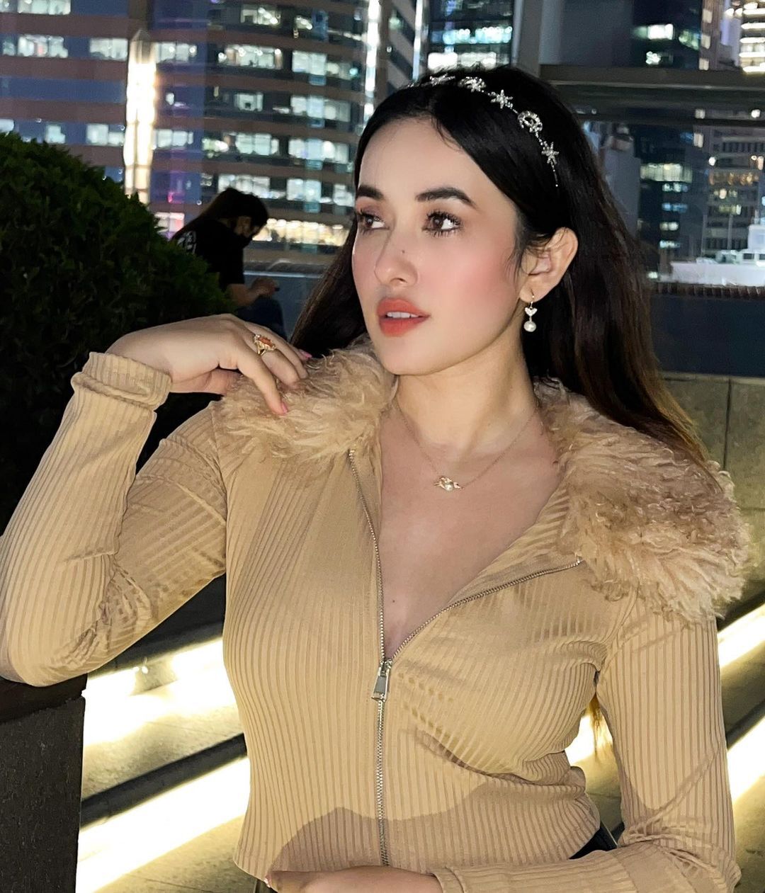 Aditi Budhathoki: इस नेपाली एक्ट्रेस पर चढ़ा बोल्डनेस का खुमार, टॉप की ...