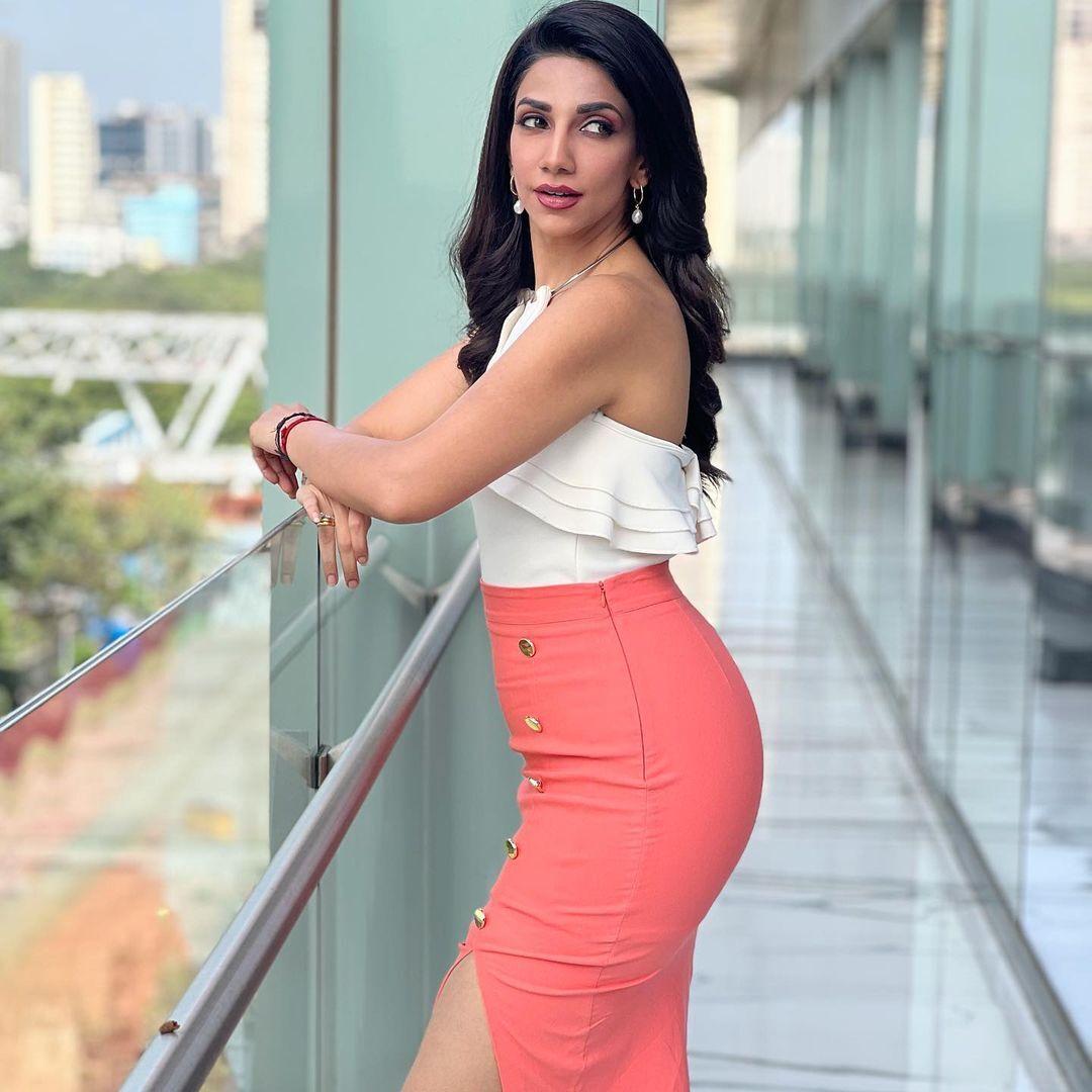 Bhavna Balakrishnan टी 20 वर्ल्‍ड कप की ग्लैमरस एंकर में ये भी है ...