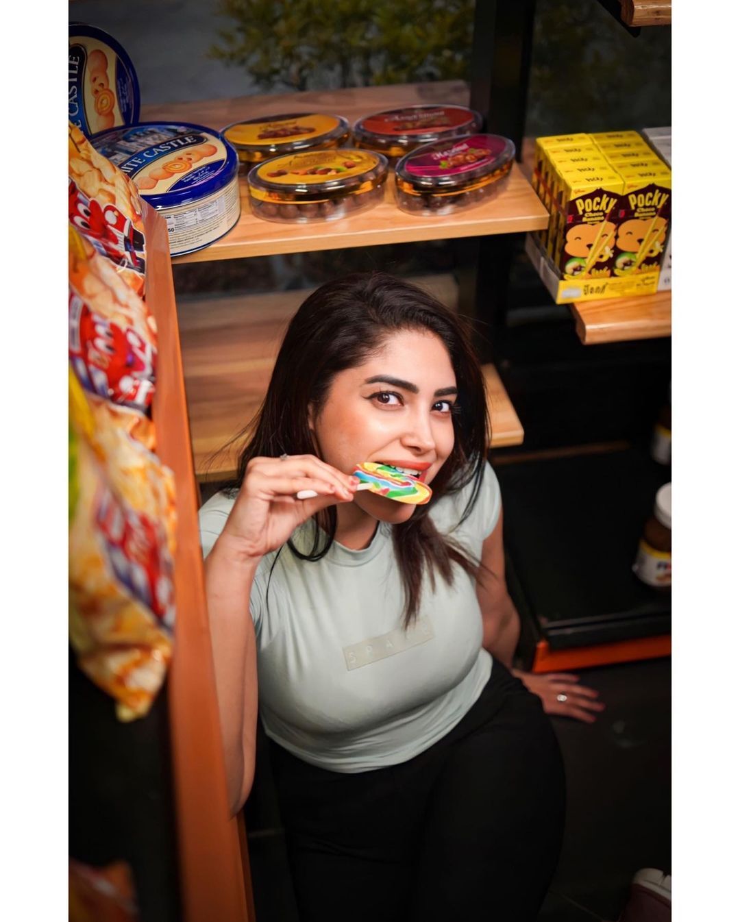 Caption Queen Ameya Mathew's New Stunning Photos With Stylish Caption ...