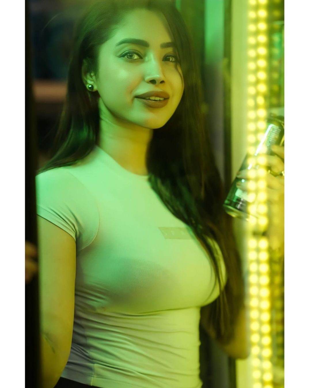 Caption Queen Ameya Mathew's New Stunning Photos With Stylish Caption ...