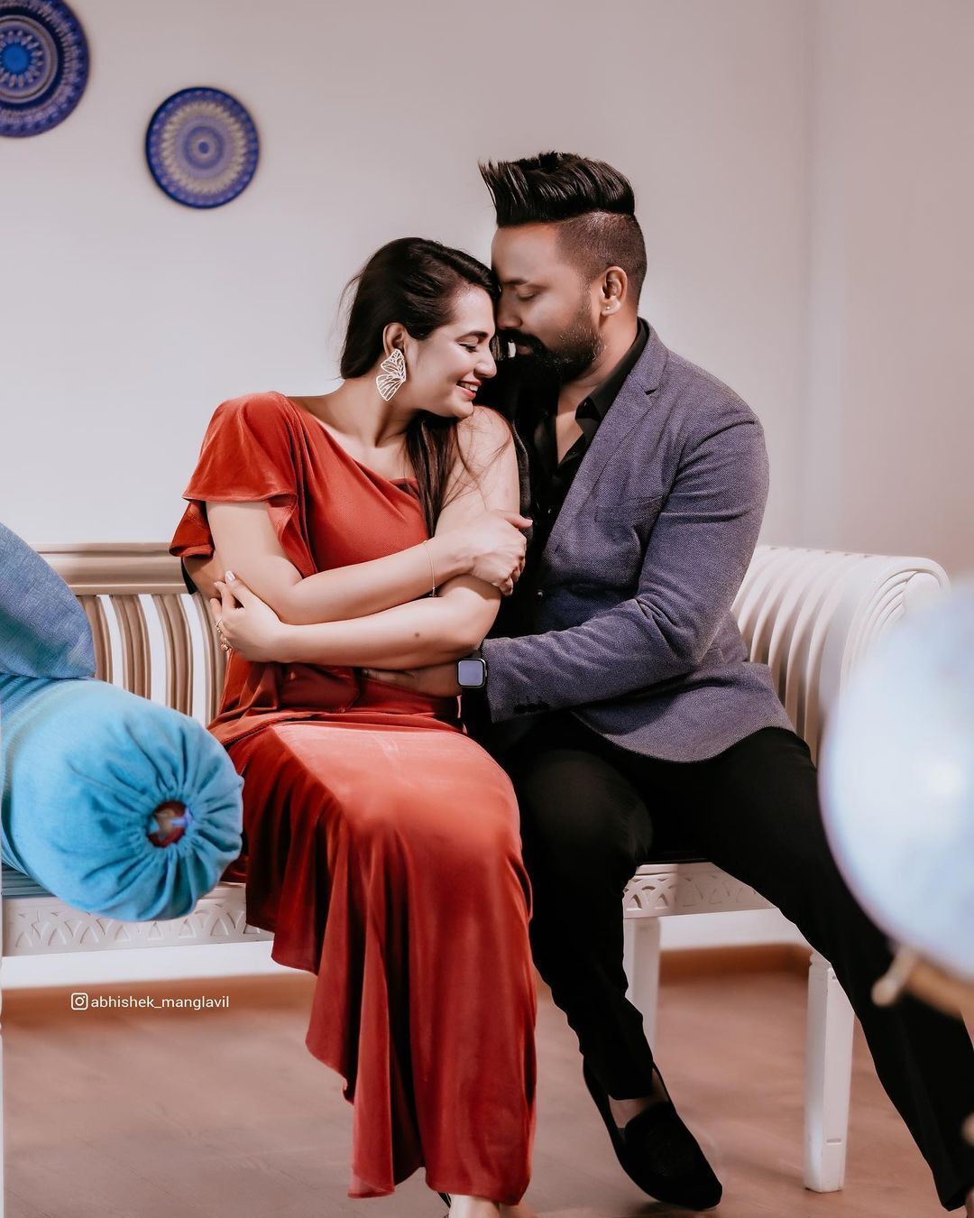 Kudumbavilakku Serial Actress Saranya Anand Shared A Lovely Post On Her ...