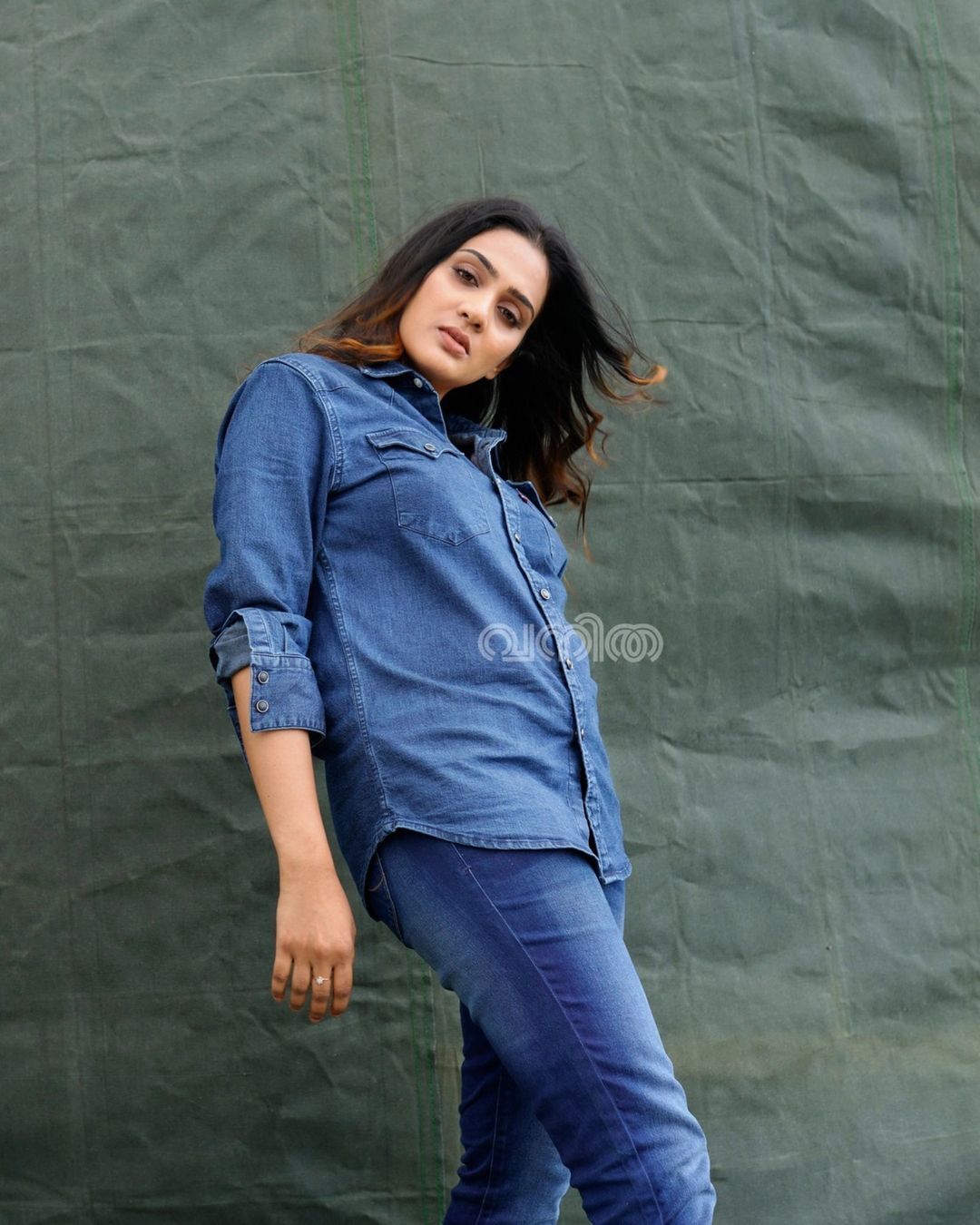 Mollywood Actress Aditi Ravi's Latest Photoshoot For Vanitha Magazine ...