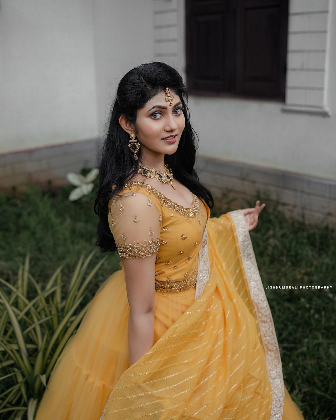 Mollywood Actress Drishya Raghunath's Stylish Photoshoot Stills Goes ...