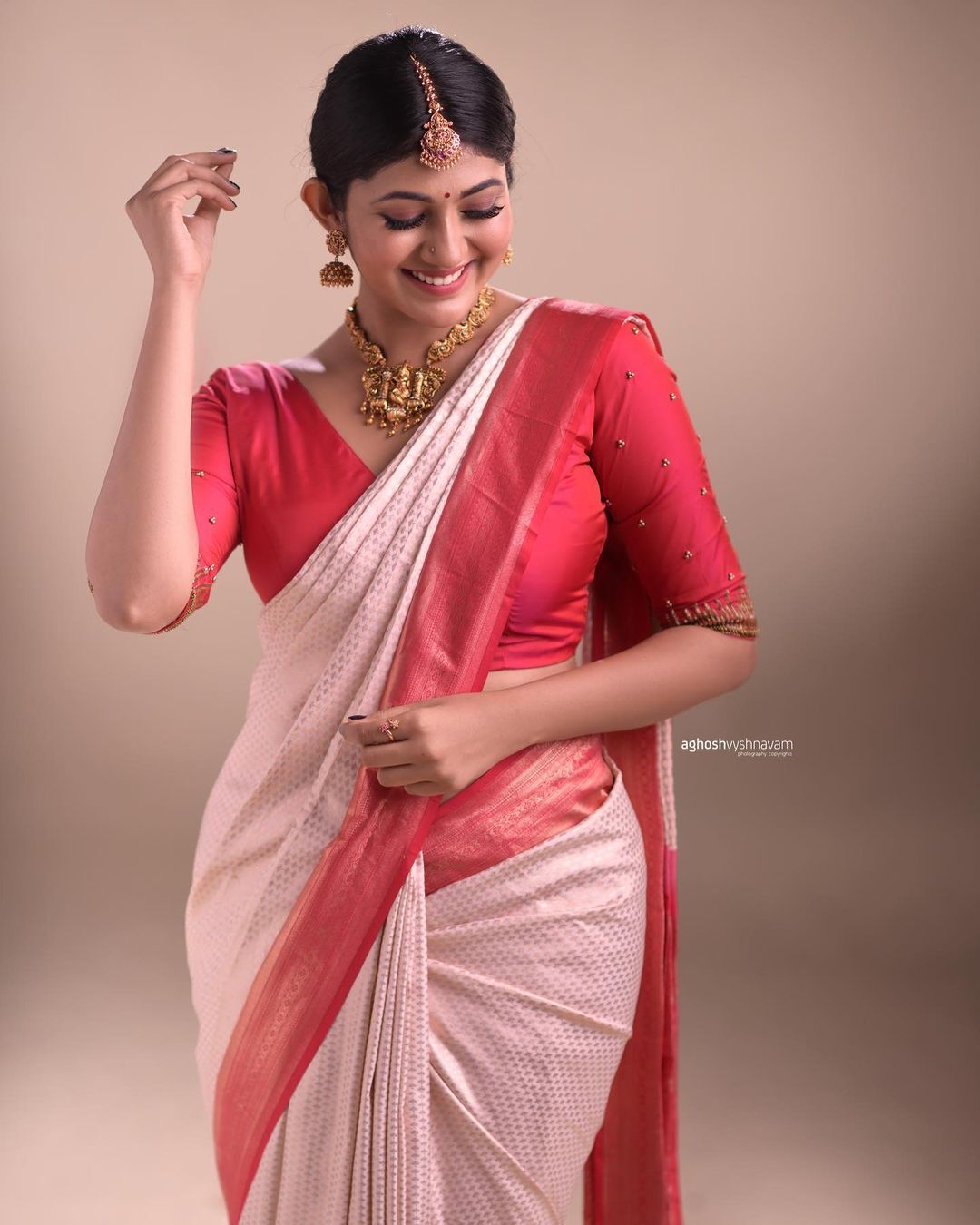 Mollywood Actress Drishya Raghunath Stunning In Saree in Swayamwara ...
